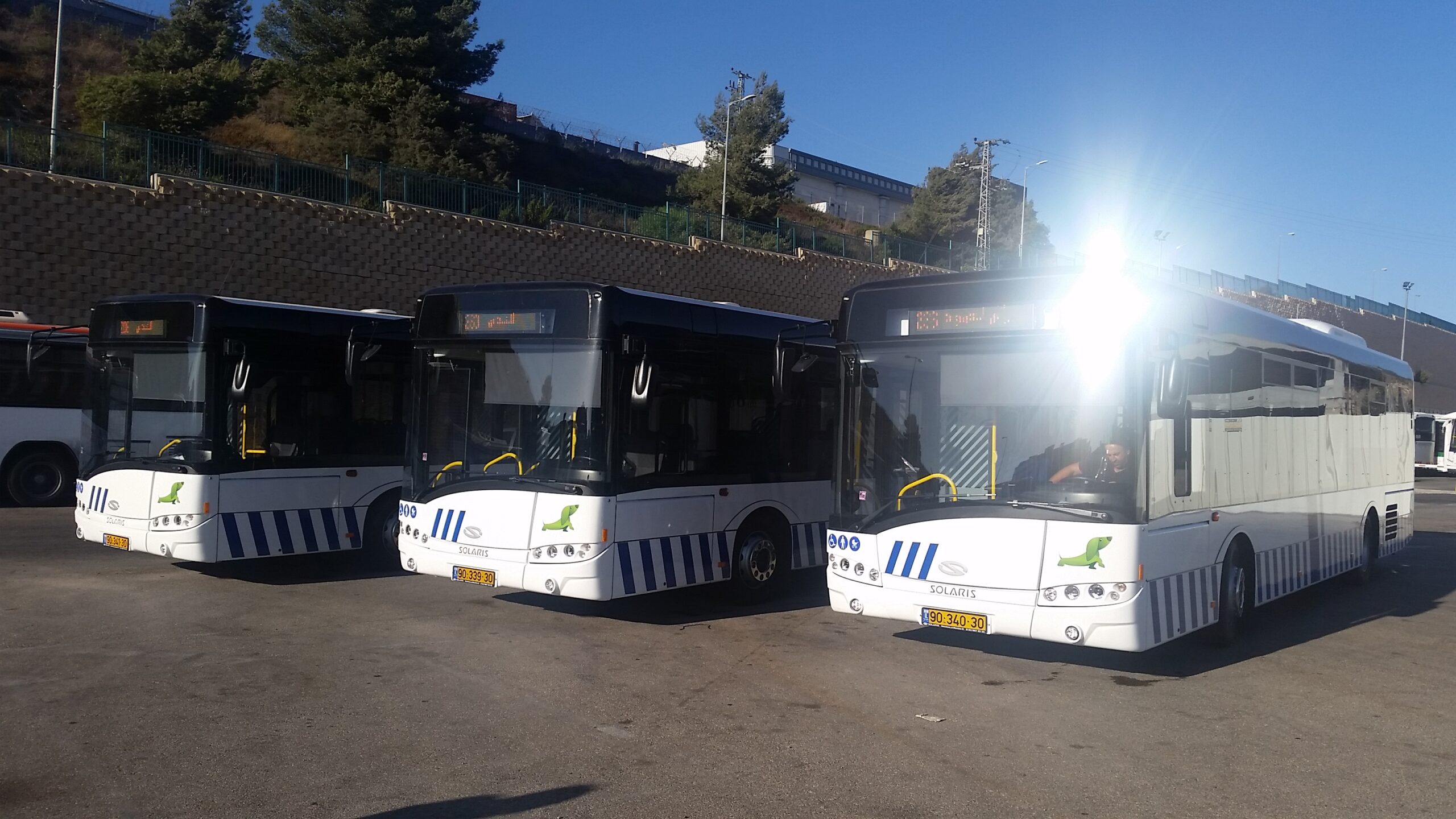Center Buses – Centre Busses