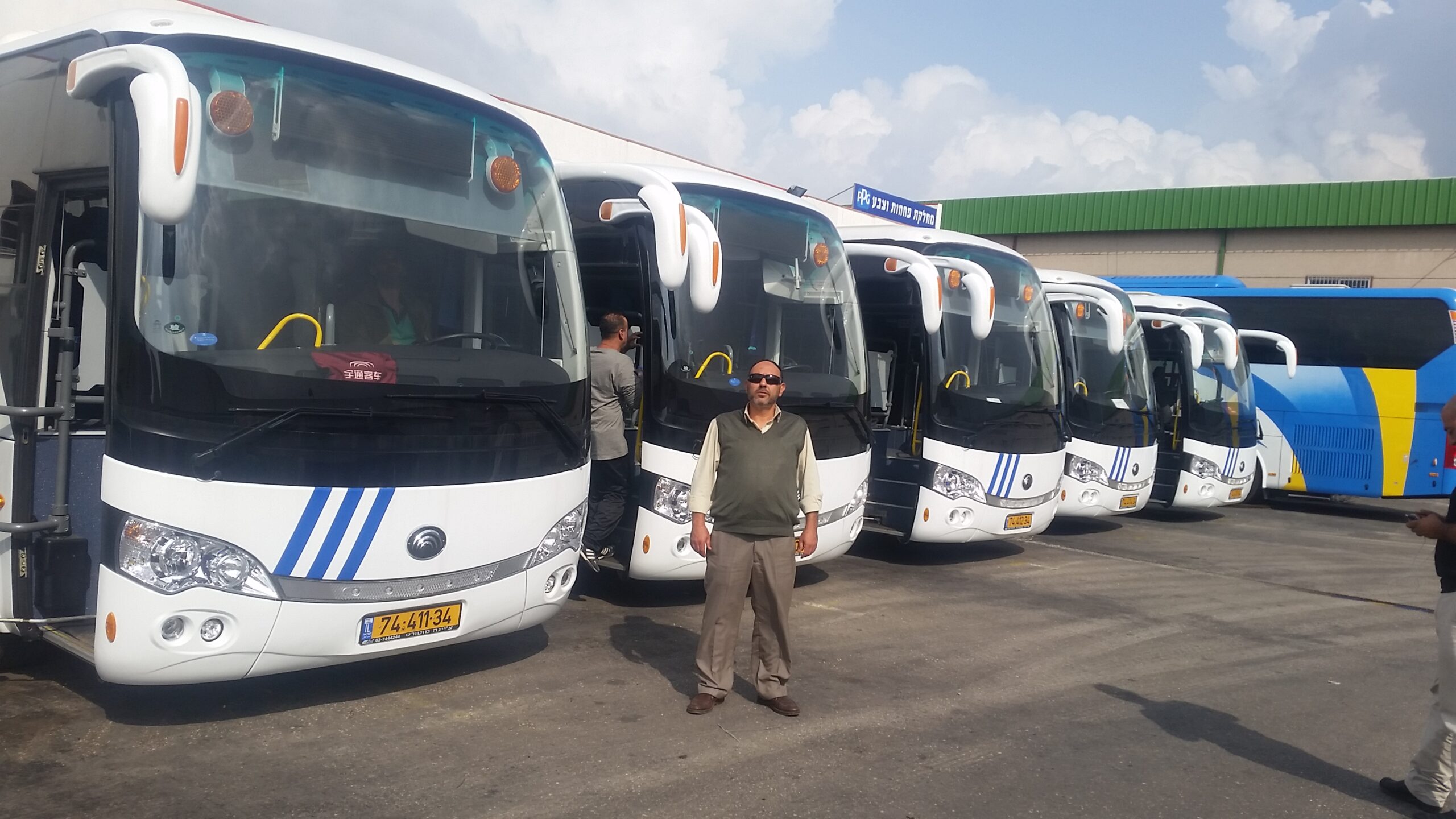 Center Buses – Centre Busses